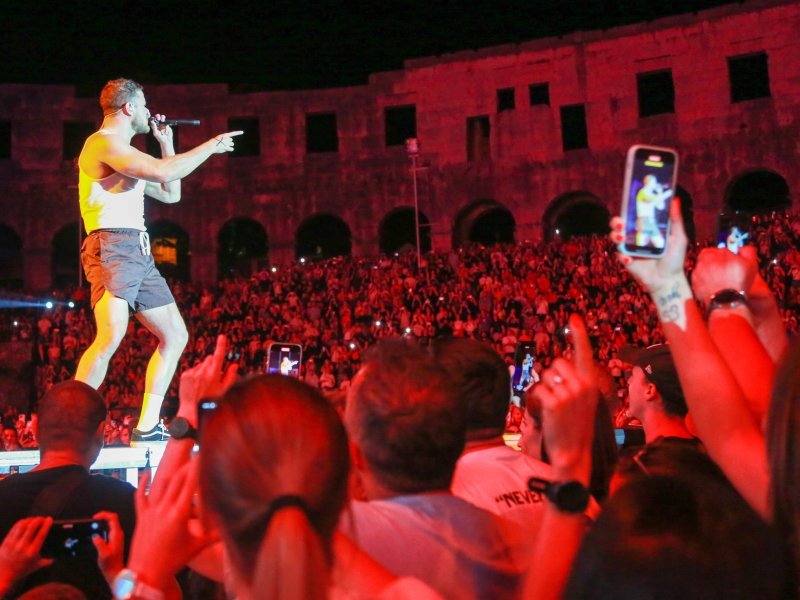 Prvi koncert Imagine Dragonsa u prepunoj pulskoj Areni: Pogledajte atmosferu - tportal