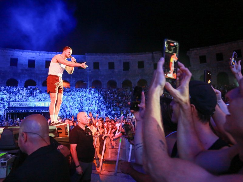 Prvi koncert Imagine Dragonsa u prepunoj pulskoj Areni: Pogledajte atmosferu - tportal