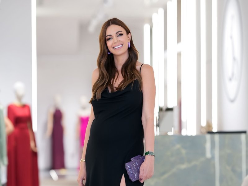 Aleksandra Dojčinović prvi put u javnosti pokazala trudnički trbuh - tportal