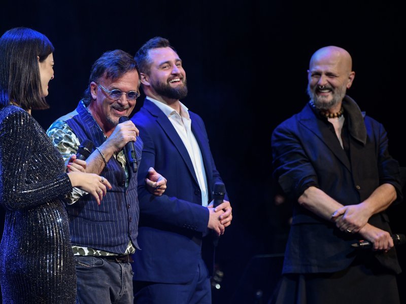 Pogledajte atmosferu sa svečanog koncerta na kojem su nastupili Gibonni, Urban, Matija Cvek ...