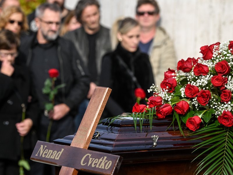 Posljednji ispraćaj: Obitelj, prijatelji i kolege u suzama se oprostili od Nenada Cvetka - tportal