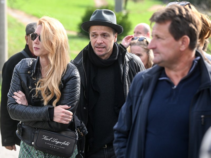 Posljednji ispraćaj: Obitelj, prijatelji i kolege u suzama se oprostili od Nenada Cvetka - tportal