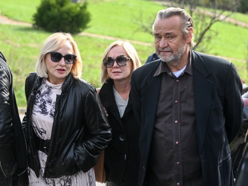 Posljednji ispraćaj: Obitelj, prijatelji i kolege u suzama se oprostili od Nenada Cvetka - tportal
