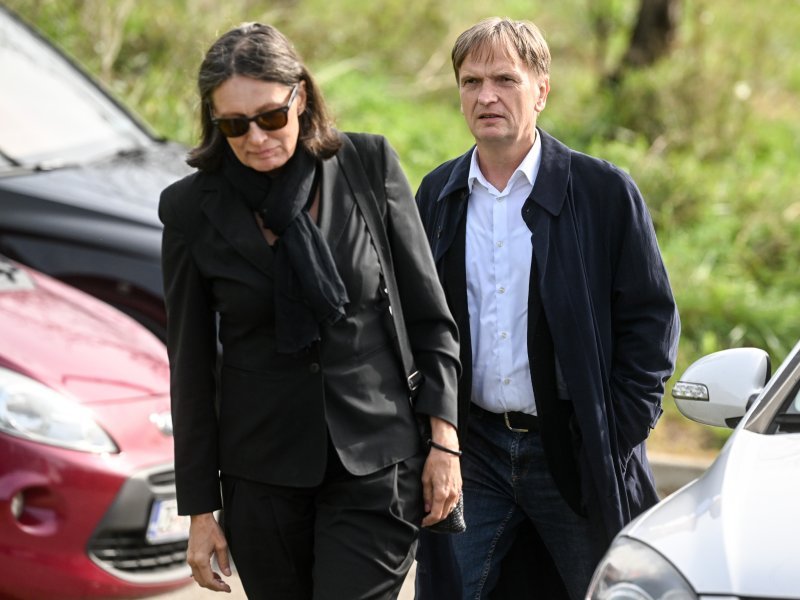 Posljednji ispraćaj: Obitelj, prijatelji i kolege u suzama se oprostili od Nenada Cvetka - tportal