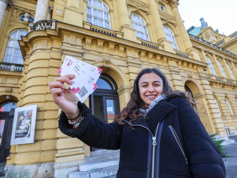 Dugi red ispred zagrebačkog HNK, zbog ogromnog interesa pao im je web ...