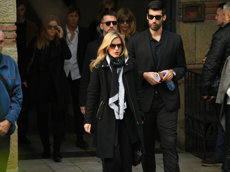 Obitelj, prijatelji i kolege u suzama se oprostili od Žarka Lauševića - tportal