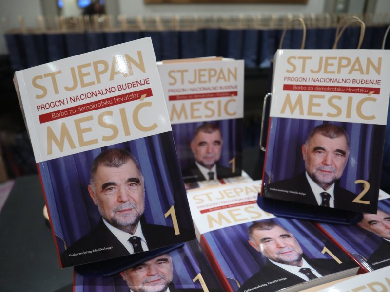Politička elita na predstavljanju nove knjige Stjepana Mesića, evo tko je sve došao - tportal