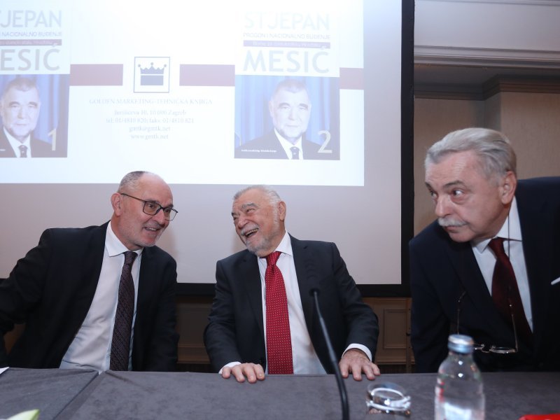 Politička elita na predstavljanju nove knjige Stjepana Mesića, evo tko je sve došao - tportal
