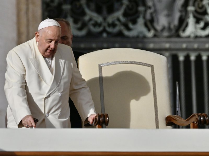 Papa ima gripu, otkazane sve današnje aktivnosti - tportal Papa ima gripu, otkazane sve današnje aktivnosti - tportal
