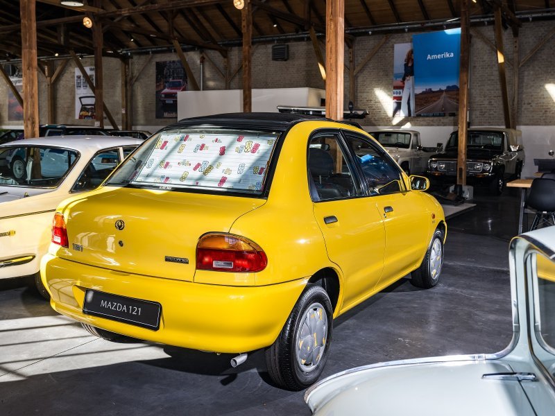 Ograničeno izdanje Mazde 121 'Goldy': Suradnja japanskog proizvođača ...