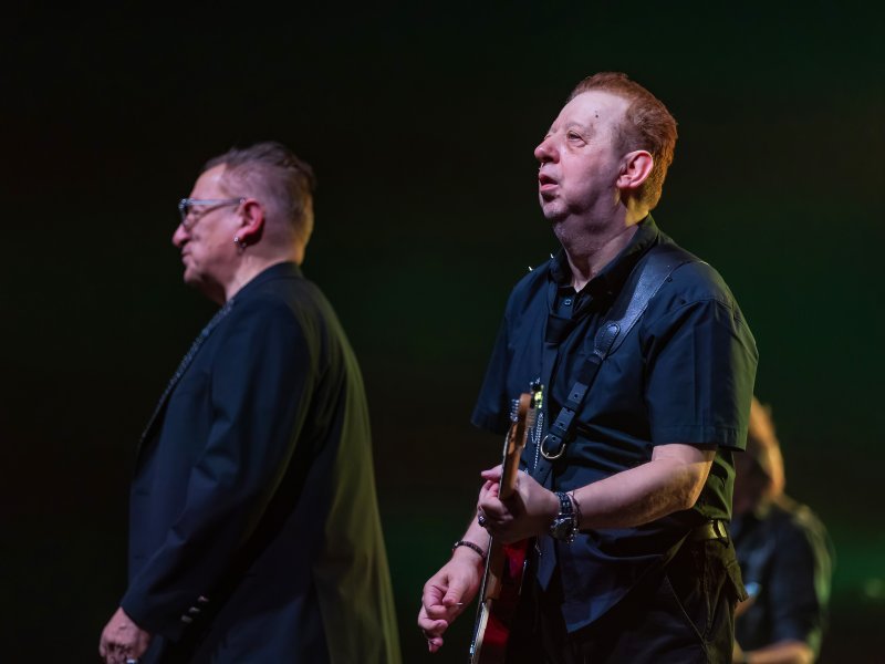 Nezaustavljivi rokeri: Pogledajte atmosferu na koncertu Prljavog ...