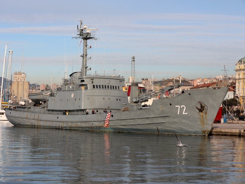 Najstariji i najduži hrvatski vojni brod uplovio u riječku luku - tportal