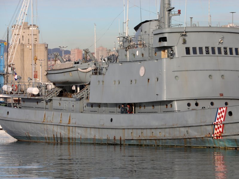 Najstariji i najduži hrvatski vojni brod uplovio u riječku luku - tportal