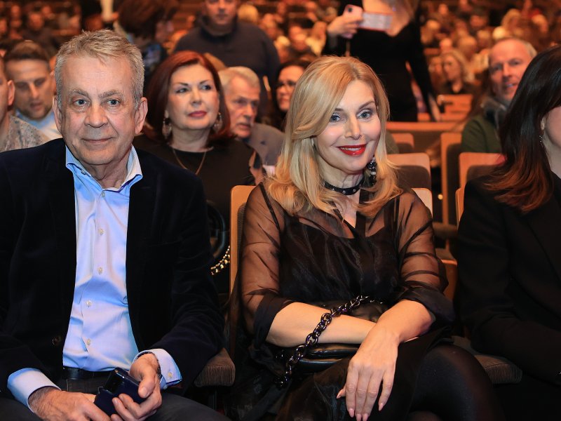 Brojna poznata lica pohrlila na koncert kultne sarajevske grupe - tportal