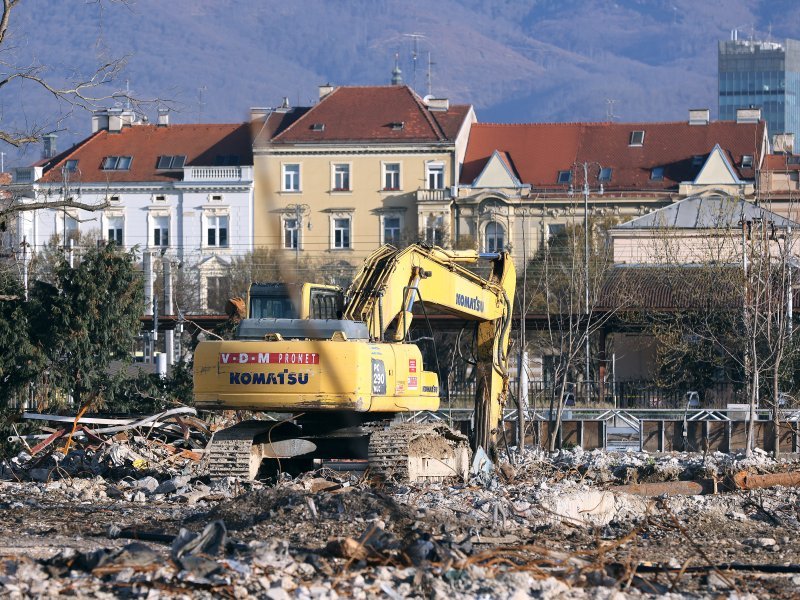 Stara zgrada Zabe u Paromlinskoj zbrisana s lica zemlje, ostale gomile ...