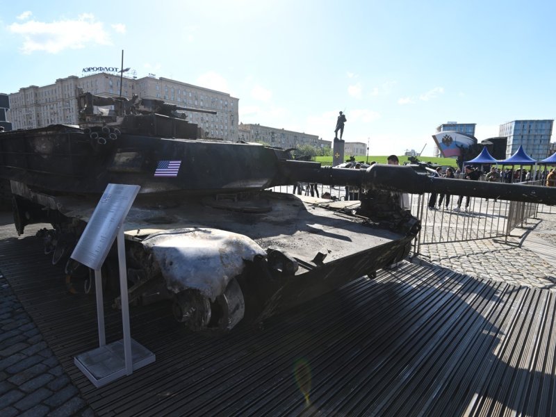 NATO tenkovi stigli u Moskvu, ali kao ratni trofeji - tportal