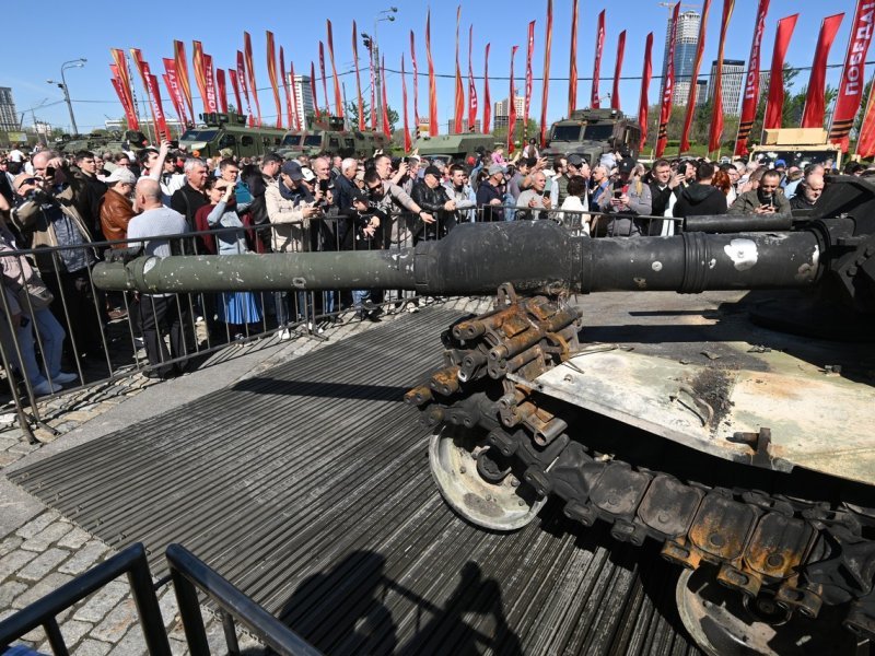 NATO tenkovi stigli u Moskvu, ali kao ratni trofeji - tportal