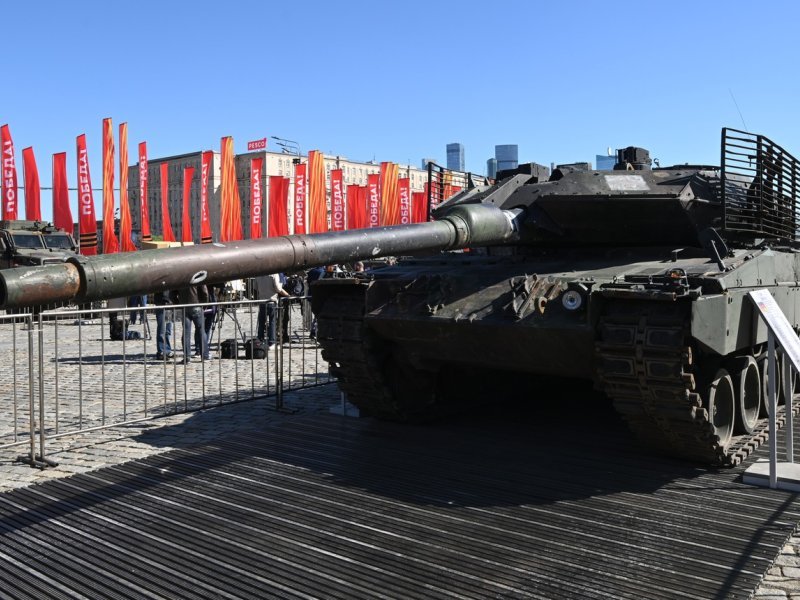 NATO tenkovi stigli u Moskvu, ali kao ratni trofeji - tportal