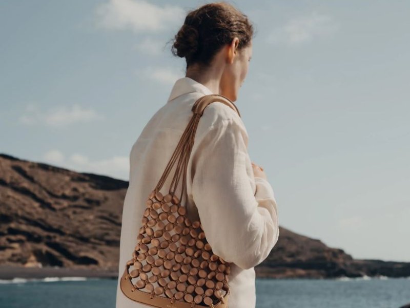 Obožavani francuski brend Polène ima novu torbicu i osvaja već na prvi ...