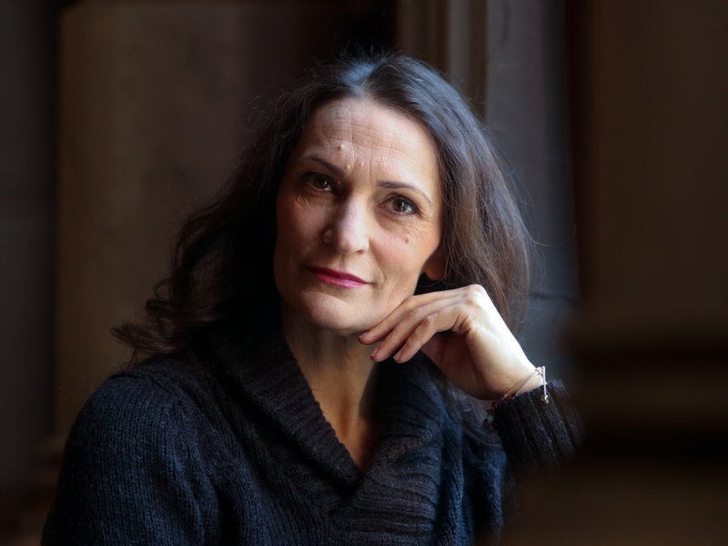 Nakon otkaza Ozrenu Prohiću ipak stiže premijera 'Prodane nevjeste' u režiji Petre Blašković ...