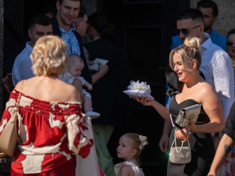 Pogledajte tko je sve bio na vjenčanju Miriam Cikron i Matije Cveka ...