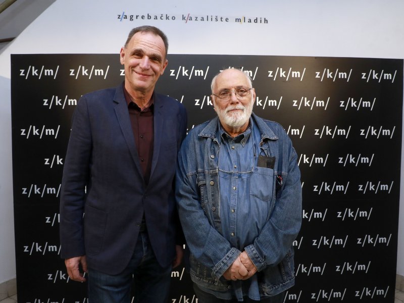 Predstava 'Jezik kopačke' privukla brojna poznata lica - tportal