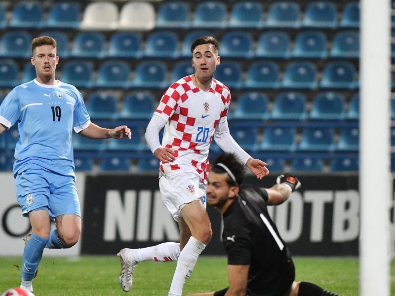 Slomljena je obrana Andore; pogledajte Beljin gol iz voleja ! - tportal