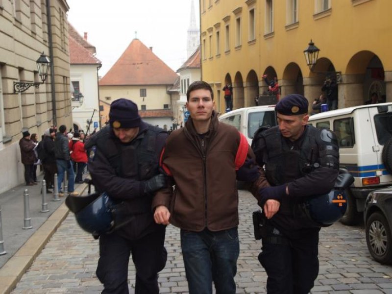 Ivan Pernar ponovno uhićen zbog provociranja policije - tportal