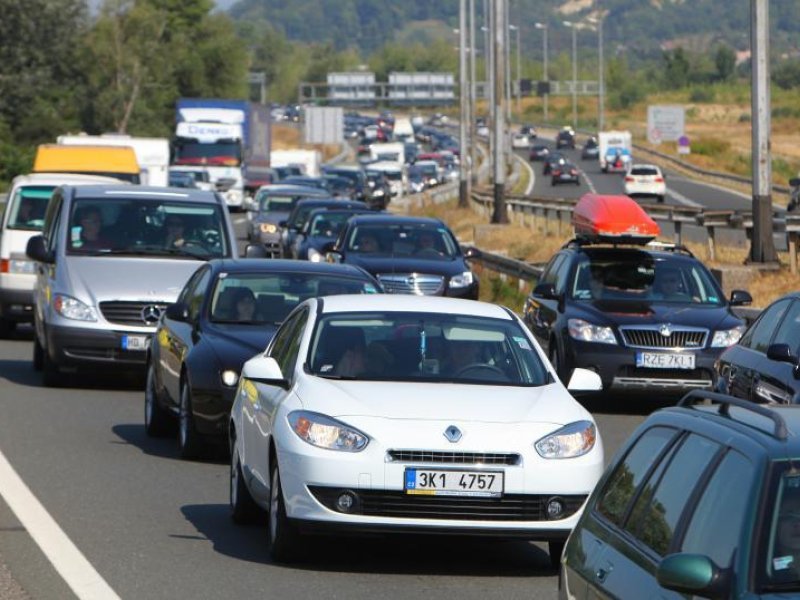 Na autocesti izgorio auto; promet usporen prema Zagrebu - tportal