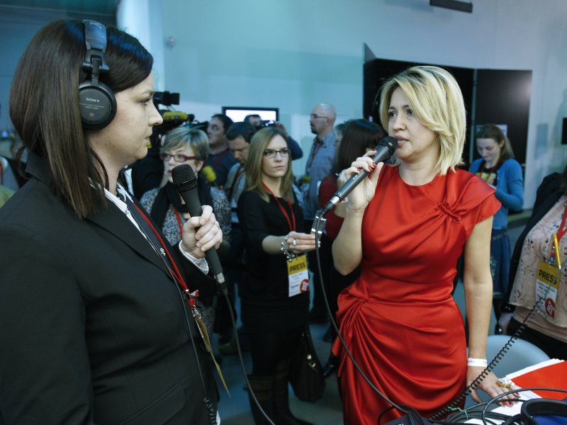 Latest exit polls show Kukuriku coalition has 82 seats, Ladonja party ...