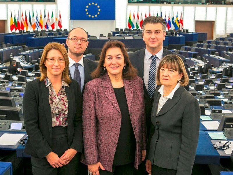 Zašto Europska komisija ignorira hrvatski jezik? - tportal