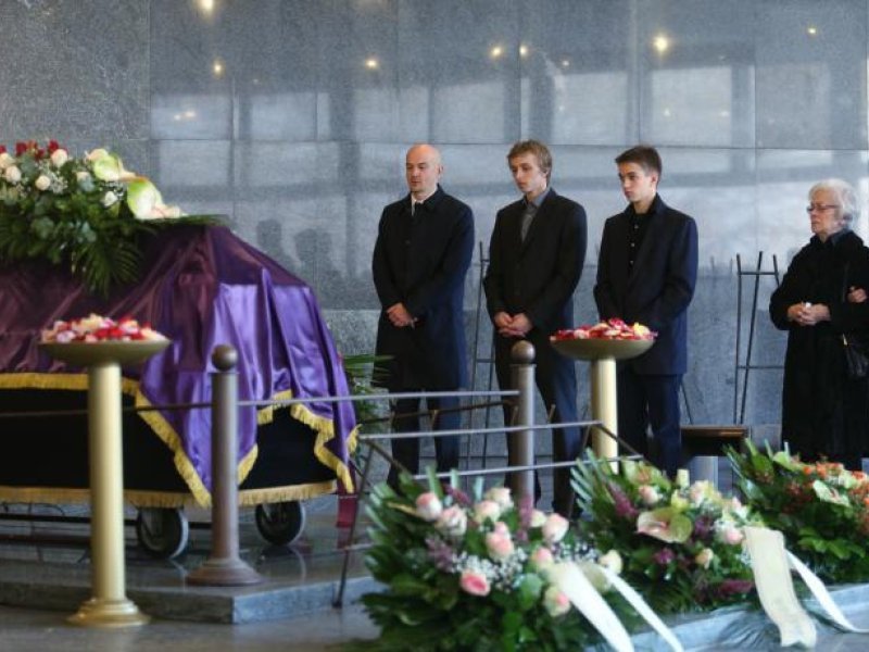 Neutješna obitelj i prijatelji ispratili Maju Petrin - tportal