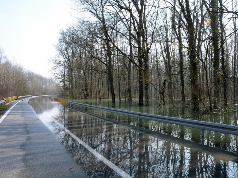 Pogledajte kompletno potopljenju cestu Sisak - Popovača - tportal