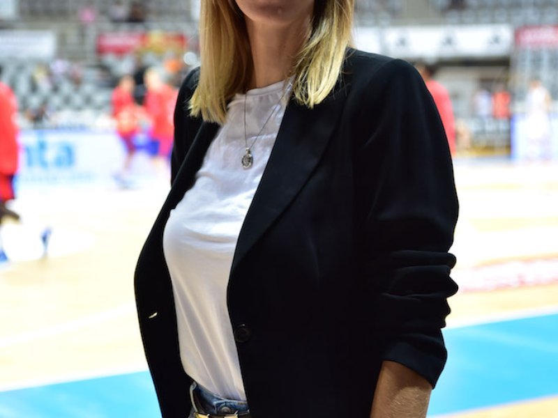 Barbara Jelić Ružić uživala u košarci uz zgodnu kćer Zaru - tportal