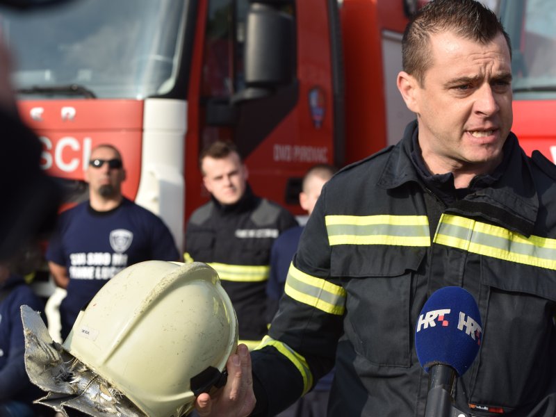 Vatrogasci izašli na magistralu u znak podrške Frani Lučiću: Ovo se ...