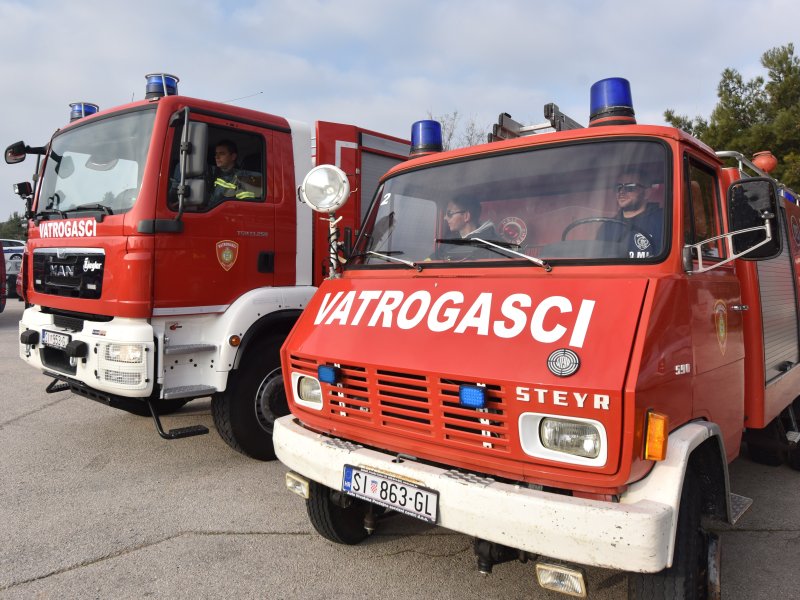 Vatrogasci izašli na magistralu u znak podrške Frani Lučiću: Ovo se ...
