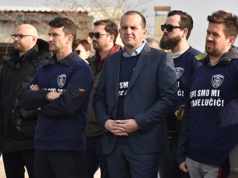 Vatrogasci izašli na magistralu u znak podrške Frani Lučiću: Ovo se ...