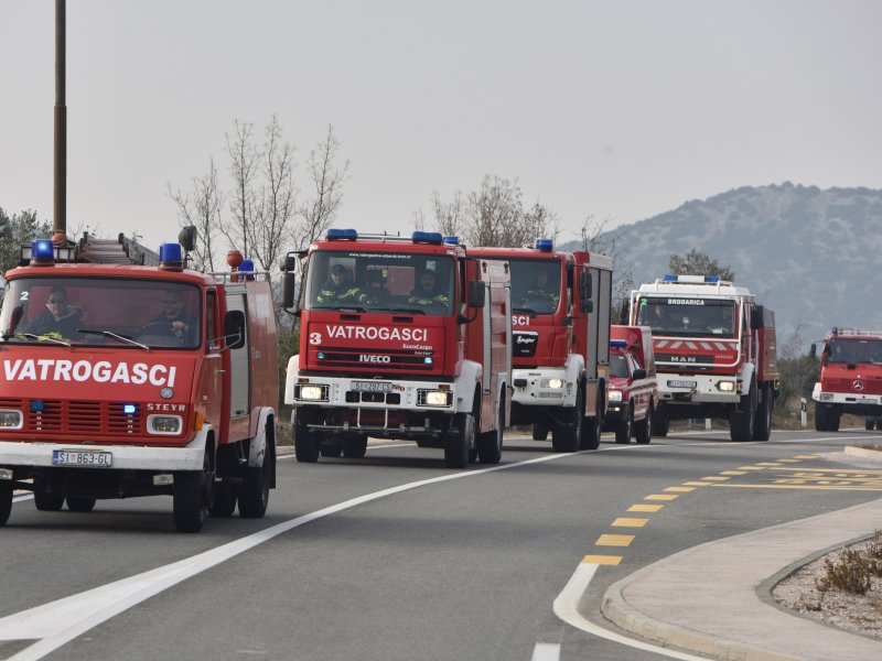 Vatrogasci izašli na magistralu u znak podrške Frani Lučiću: Ovo se ...