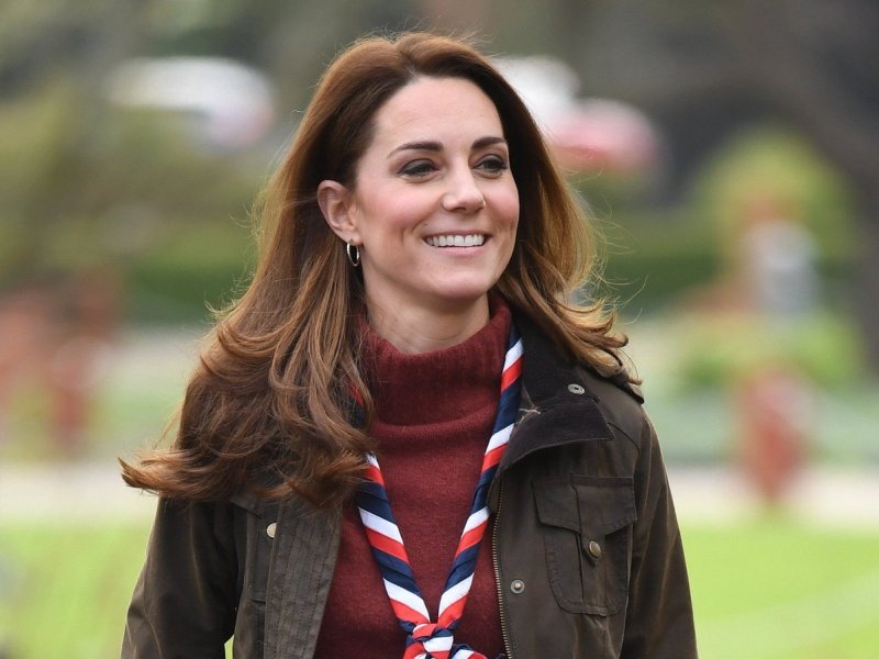 Dok Meghan Markle troši na sve strane, Kate Middleton ponovno nosi ... Dok Meghan Markle troši na sve strane, Kate Middleton ponovno nosi ...