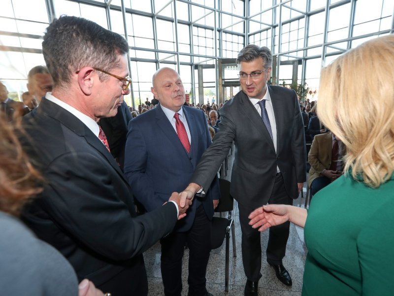 Mate Granić objavio knjigu, nema tko nije bio na promociji - tportal