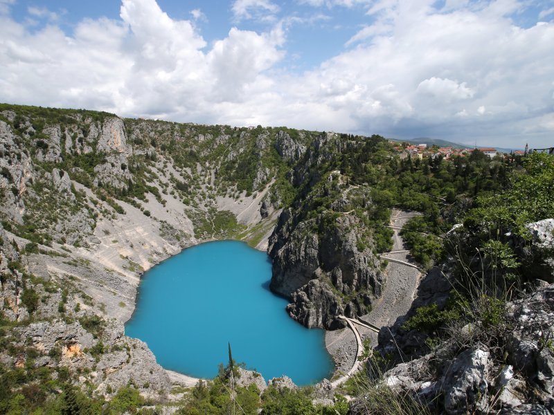 Modro jezero promijenilo boju, pogledajte fascinantne fotografije - tportal