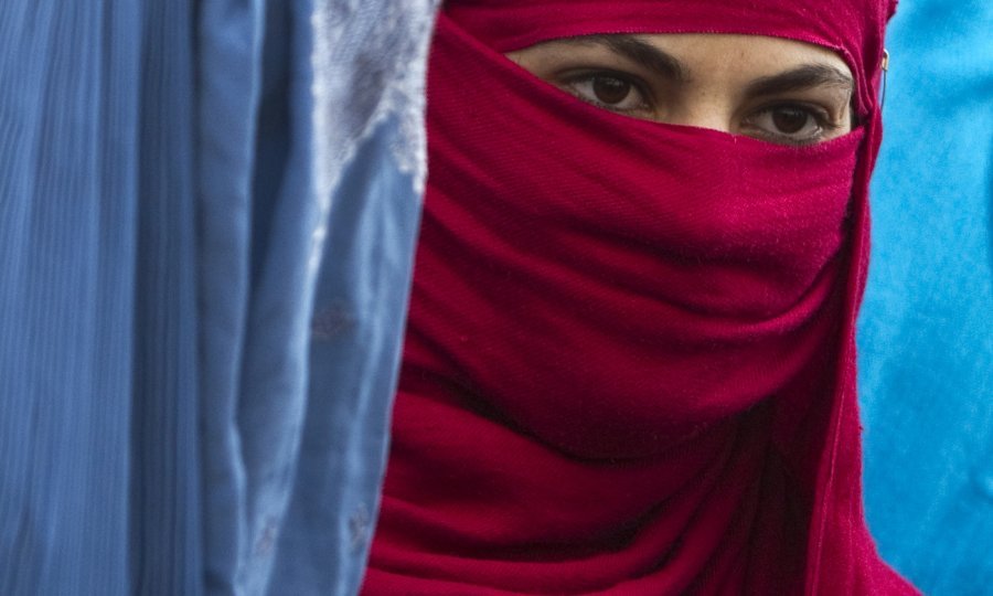 Televizijski program žena u nikabu - tportal