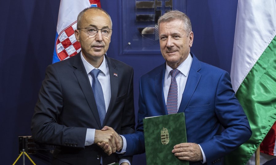 Hrvatska i još tri članice NATO-a potpisale sporazum o uspostavi ... Hrvatska i još tri članice NATO-a potpisale sporazum o uspostavi ...