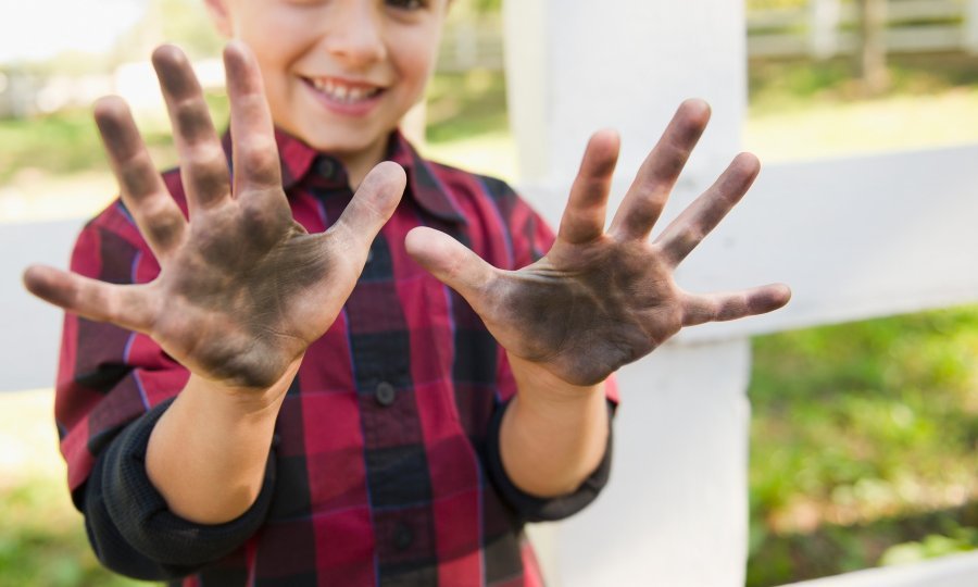 Pustite djecu da jedu zemlju: Bit će zdravija! - tportal