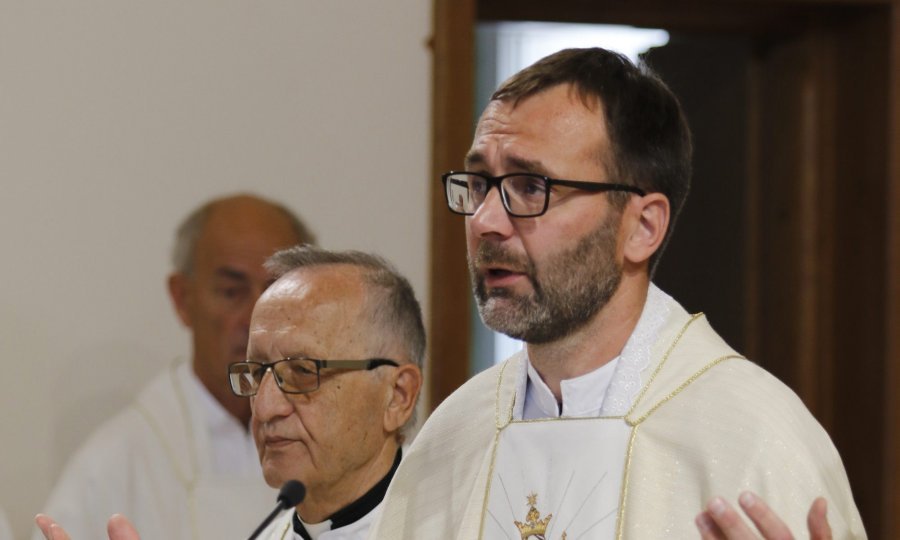 [VIDEO] Fra Lazar Perica uzburkao duhove: Kao Šibenčanin se sramim ...