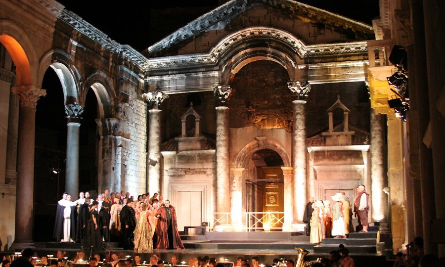 Pet premijera i povratak opere u velikom stilu na Peristil - tportal