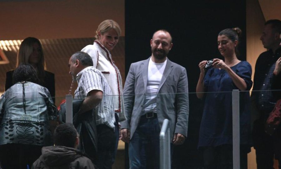 Halit Ergenc s Ivom Balent uživao na Stingu - tportal