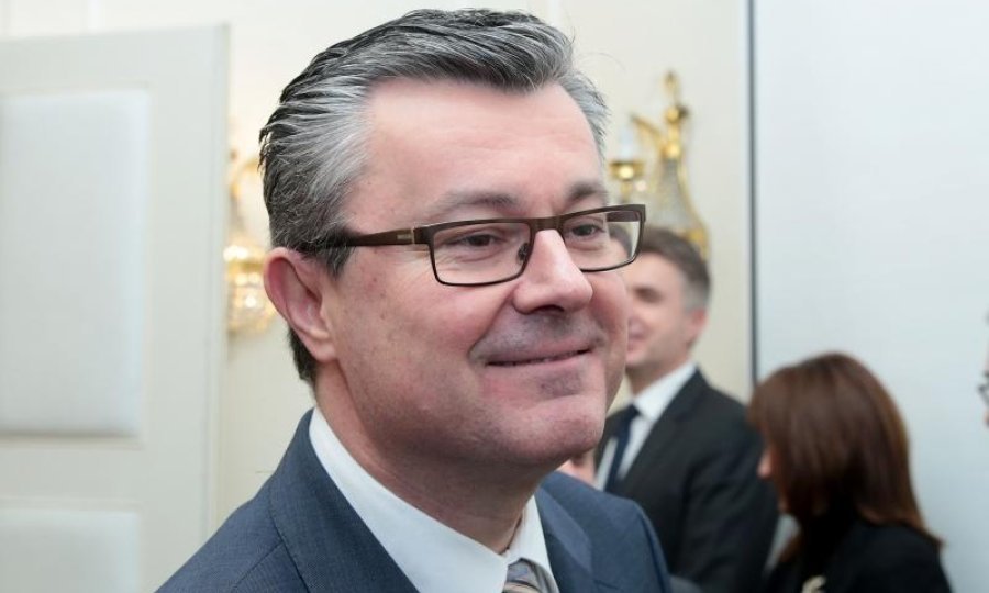 Pogledajte što sve posjeduje premijer Tihomir Orešković - tportal Pogledajte što sve posjeduje premijer Tihomir Orešković - tportal