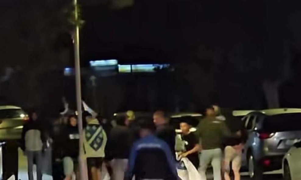 Kaos u BiH: Policija spriječila sukob Hrvata i Bošnjaka nakon utakmice ...