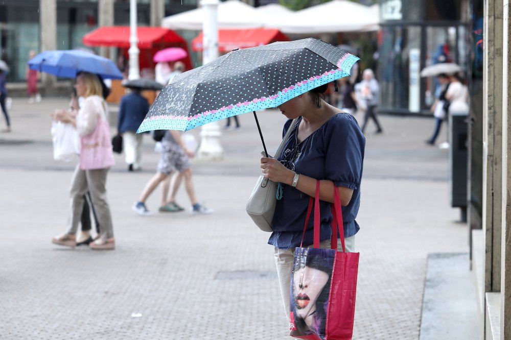 [FOTO/VIDEO] Pogledajte kako je u samo nekoliko minuta pljusak ...